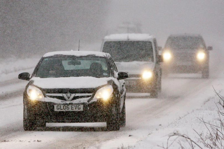 Met Office issues Saturday lunchtime snow update for UK and says 'watch ...