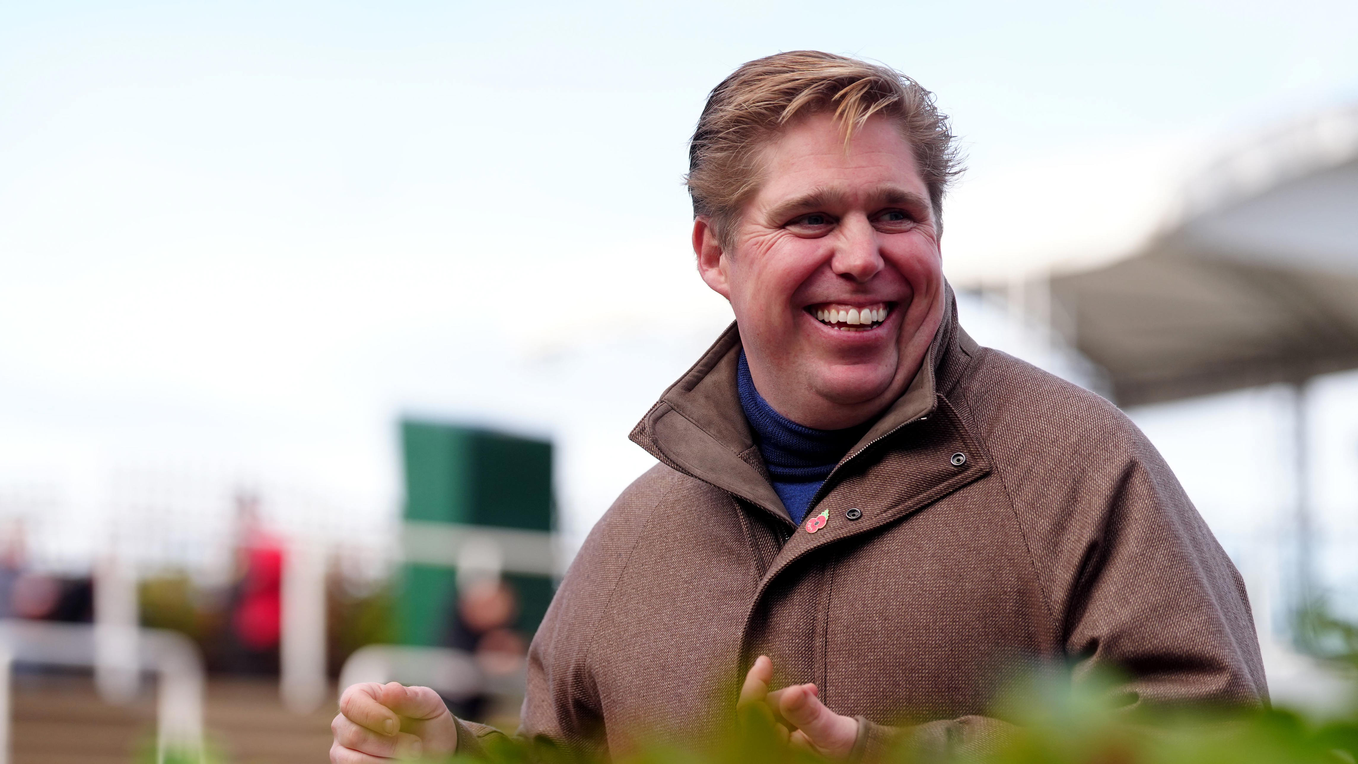 Skelton fires three at Greatwood in bid to keep on top