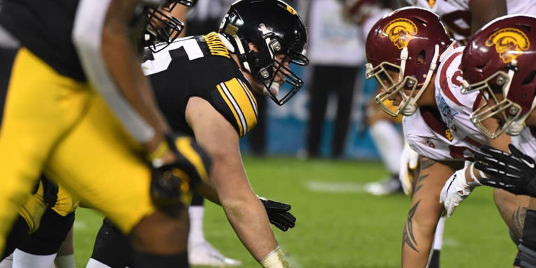 David Pollack makes pick for Iowa at USC