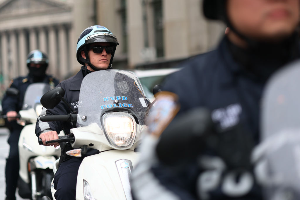 ICE Ramps up Recruitment of NYPD Officers After Mamdani Victory With ...