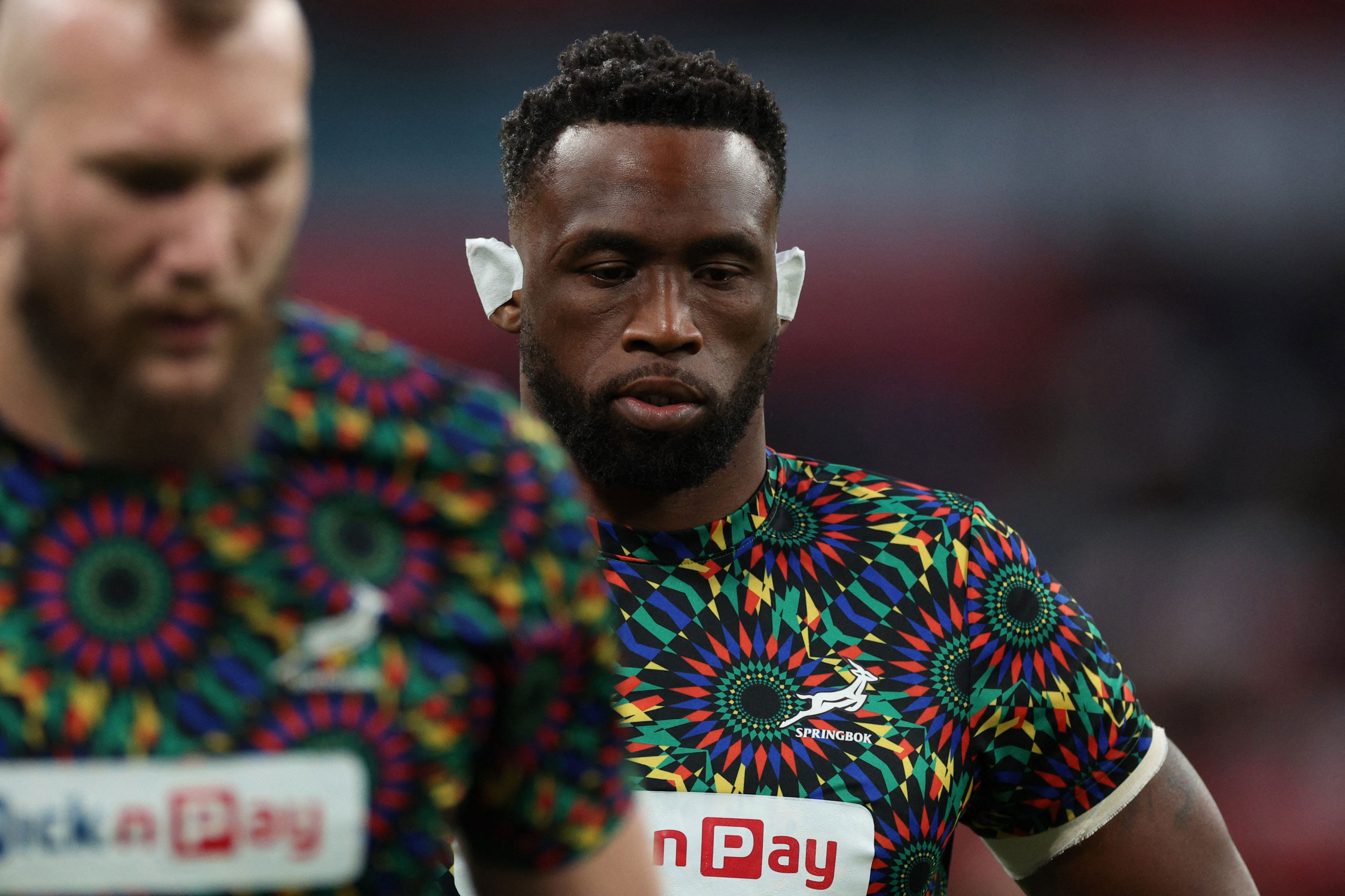 14-man Springboks survive controversial red card to beat Italy