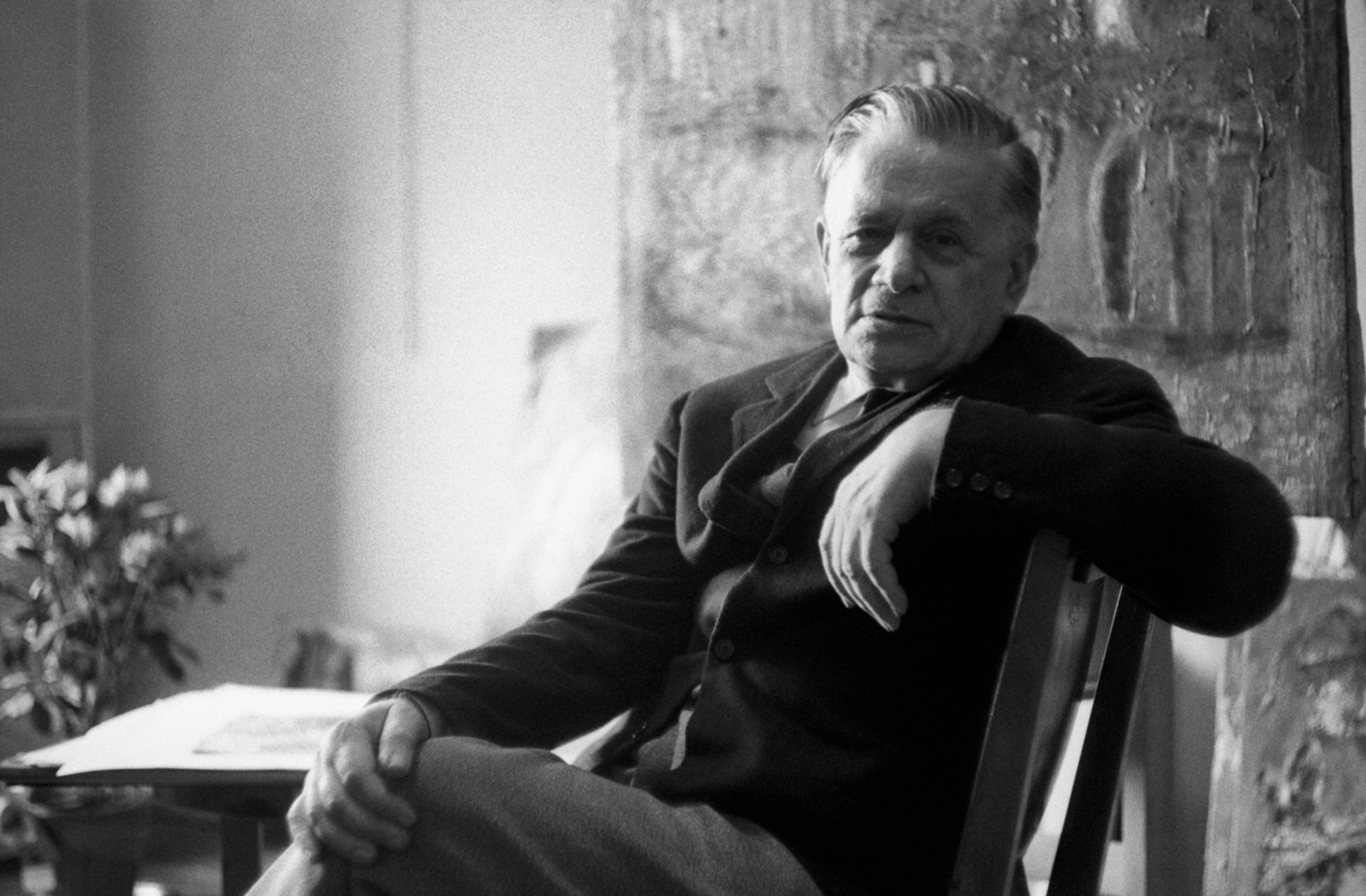 Italian Politician Falls, Shatters Priceless Artwork