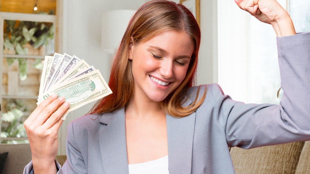 How to Cash Checks Fast Without a Bank Account