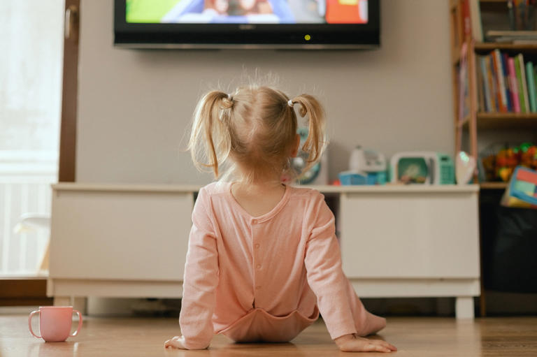 Mom Traded Today's Cartoons for 90s Favorites and Noticed Two Big ...