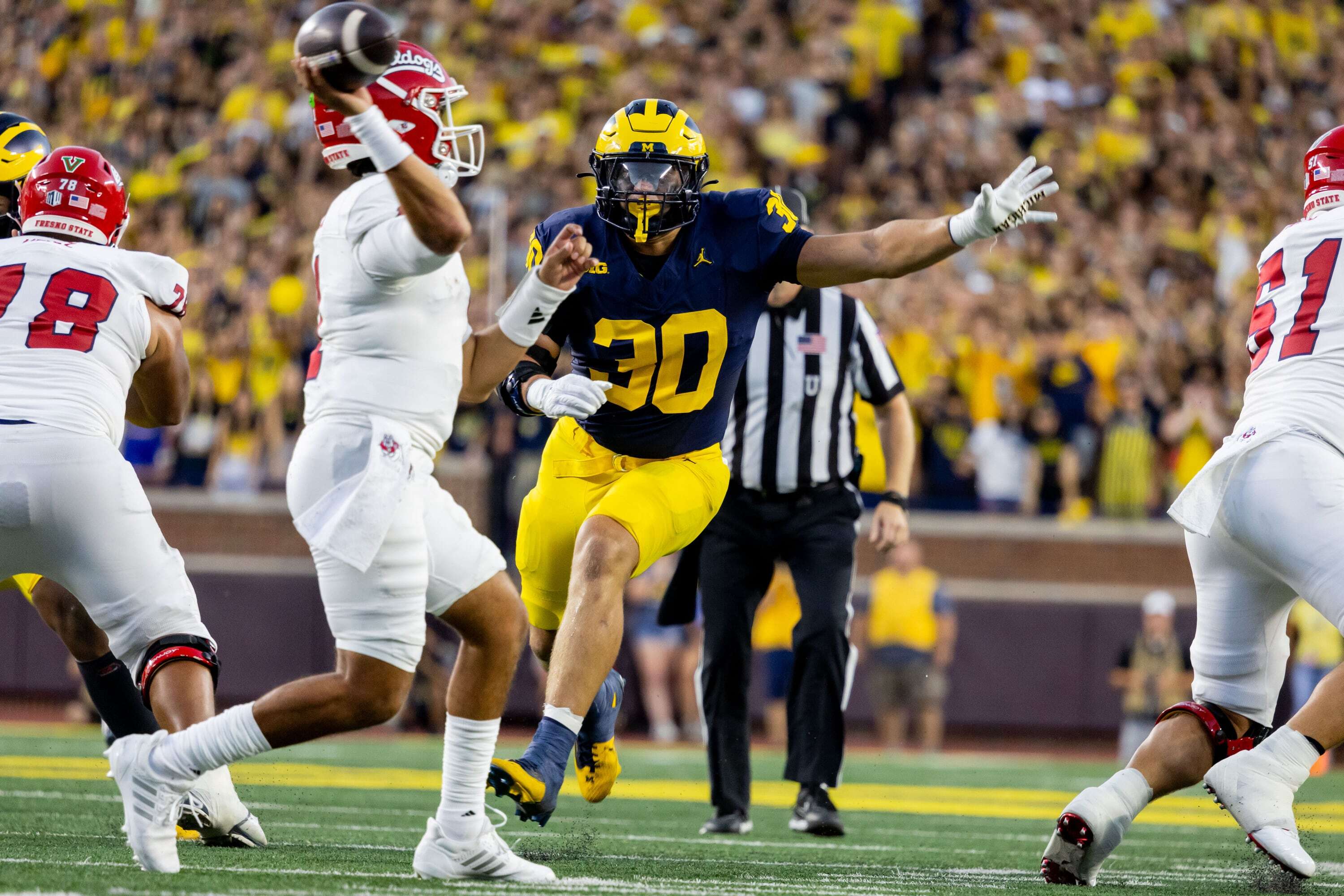 Michigan linebackers returning, others ruled out vs. Northwestern