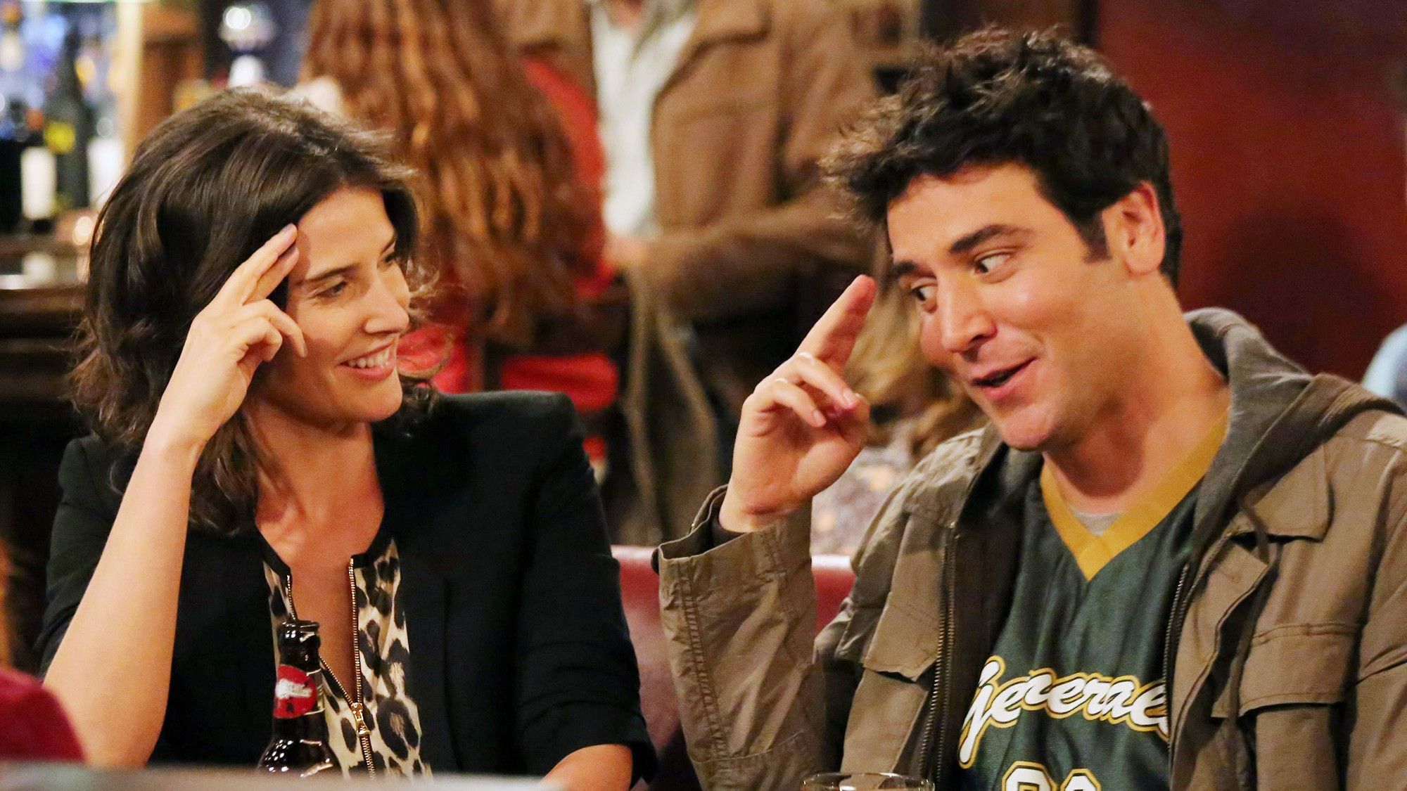 How I Met Your Mother: Lily & Marshall's Iconic Move-In 20 Years Later