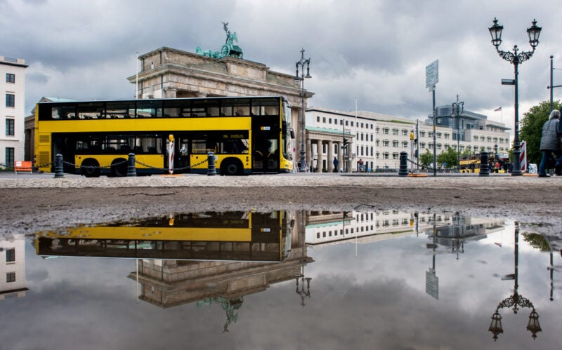 Fahrerlose Busse und Robotaxis: Neue Studie zeigt, wie viel Geld ...