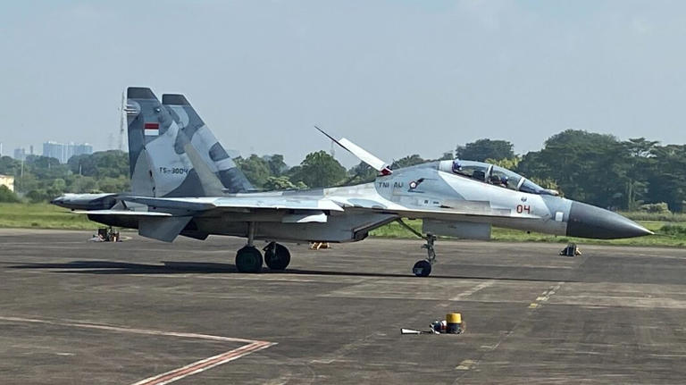 Russian Su 30 crashes near Finland border, killing two pilots