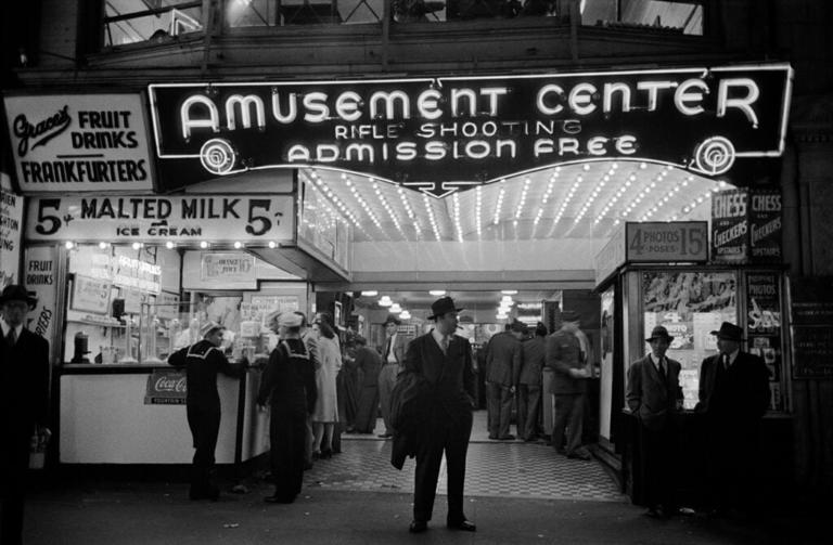 22 Pictures of Vintage Times Square Being Pure Magic