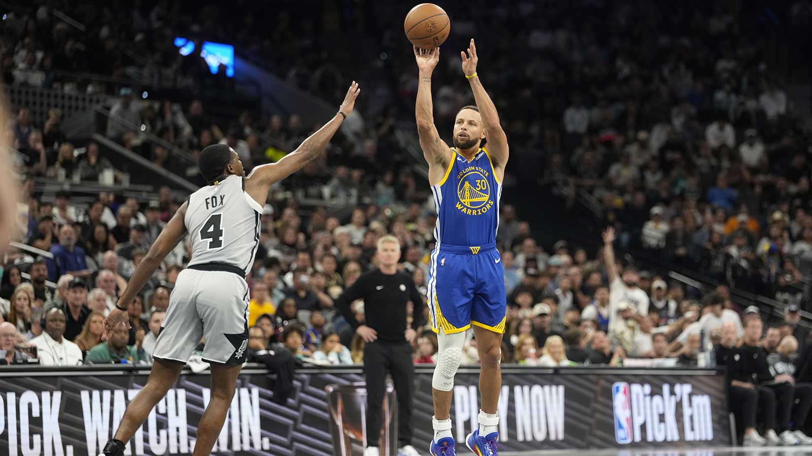 Warriors’ Stephen Curry matches Michael Jordan record with 49-point ...