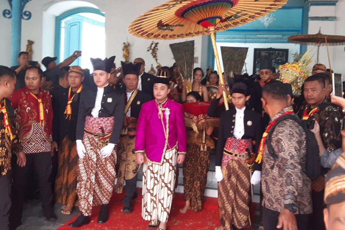 Gusti Purbaya Resmi Naik Tahta jadi PB XIV, Plt Tedjowulan Tak Hadir ...