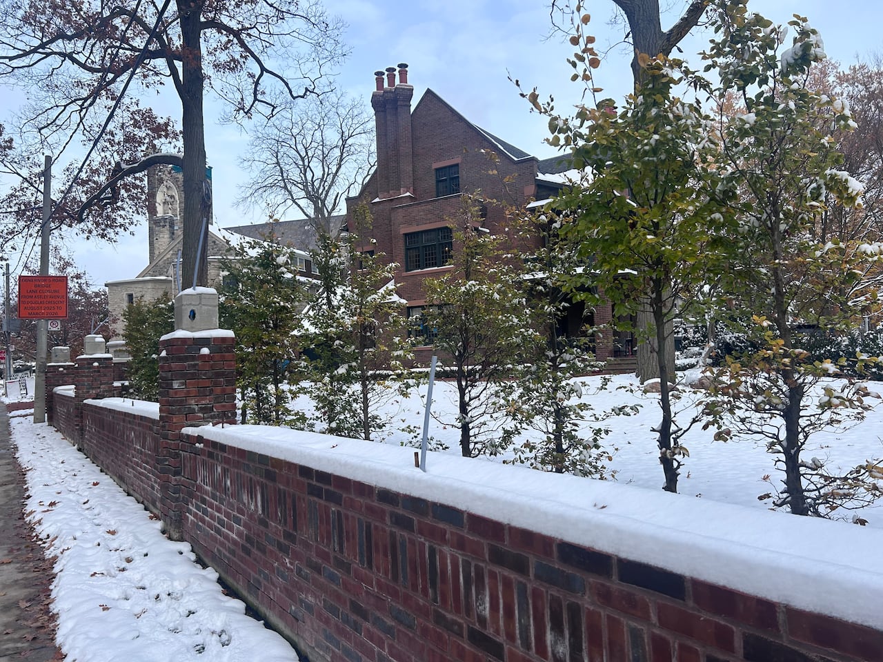 Toronto mansion owners ordered to tear down wall, less than a year ...