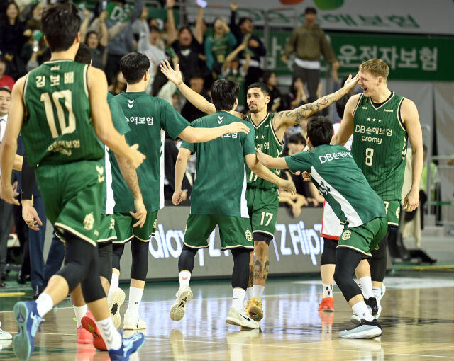 '최준용 15득점 4블록' KCC 홈 개막전서 현대모비스 제압…'알바노 버저비터' DB, SK에 승리→LG, KT 꺾고 단독 1위 등극