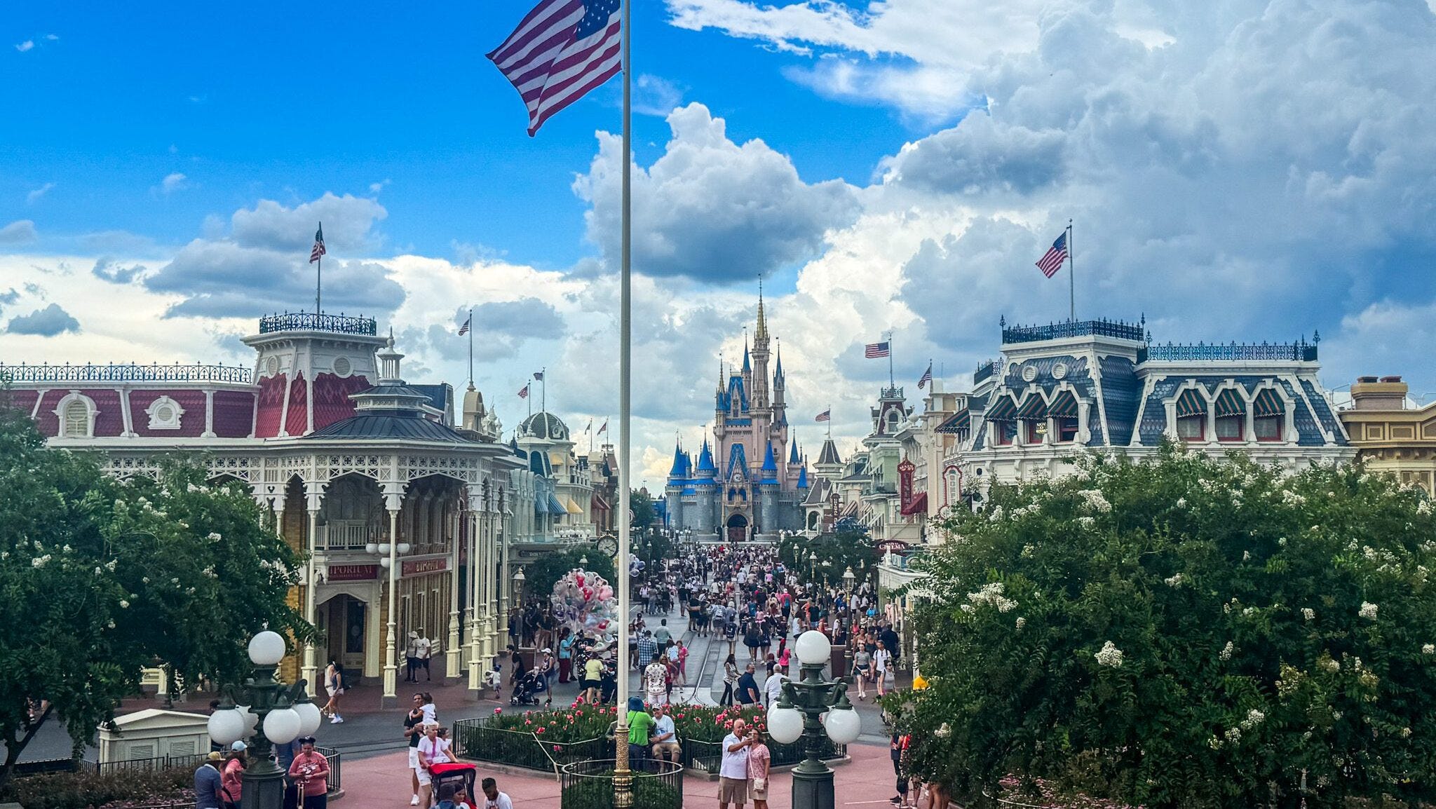 How to save money at Disney and Universal in 2026 (and what not to skip)
