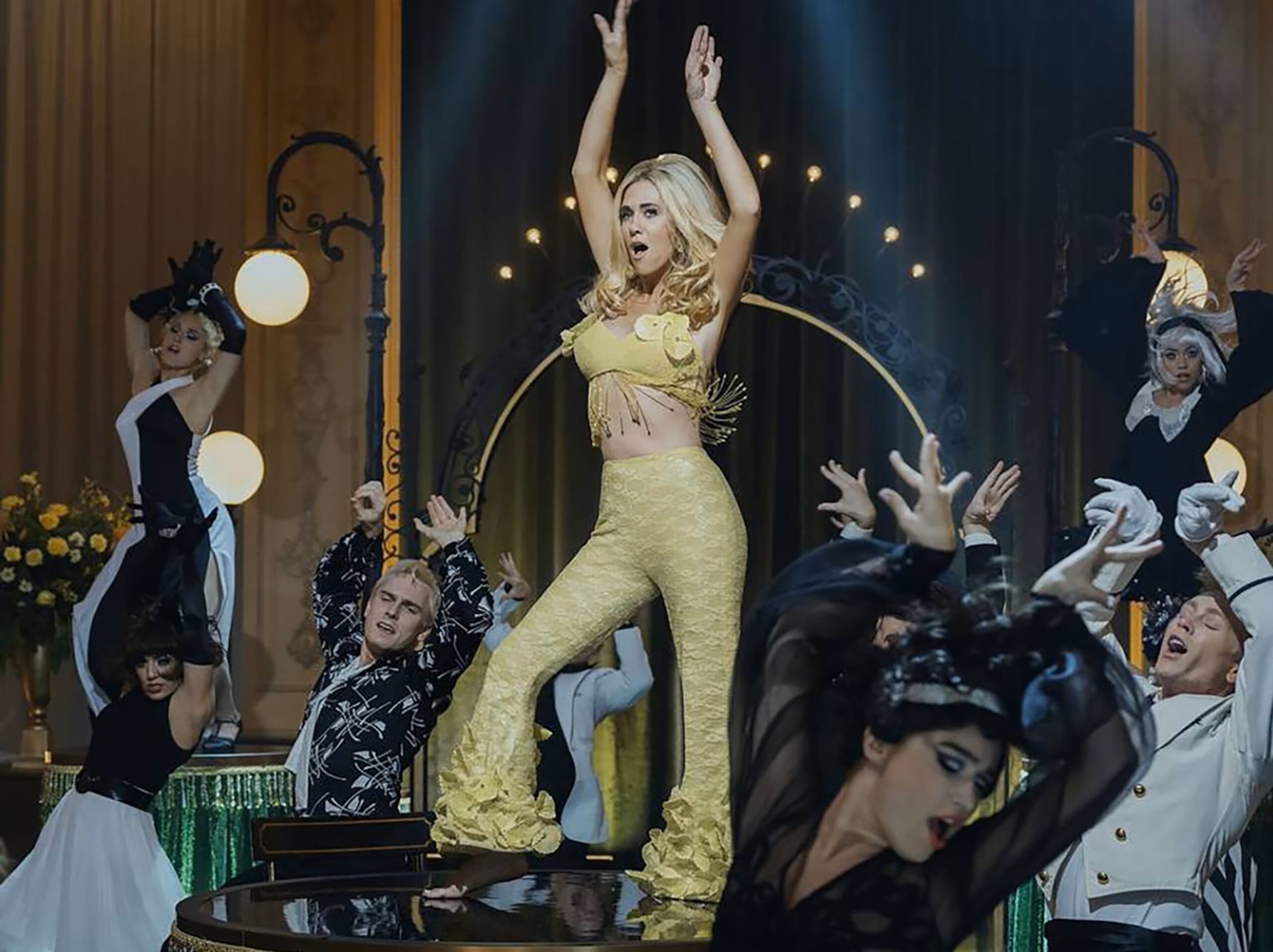 Nyt Apple TV:ssä: Kristen Wiig, Ricky Martin ja Laura Dern jälleen ...