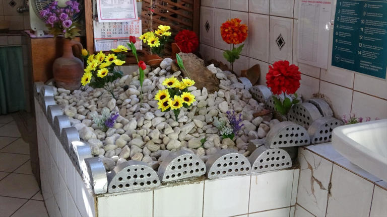 Pide salonundaki gizemli mezar müşterileri şaşırtıyor! Sırrı ortaya ...