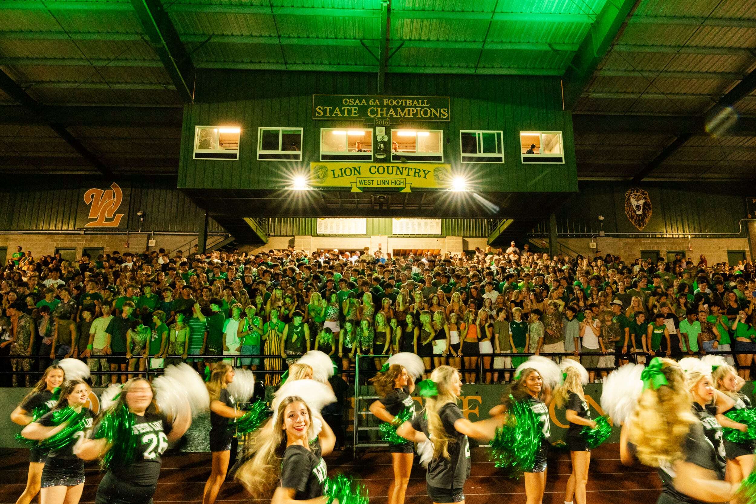 West Linn quarterback Sloan Baker scores 5 touchdowns in Class 6A ...