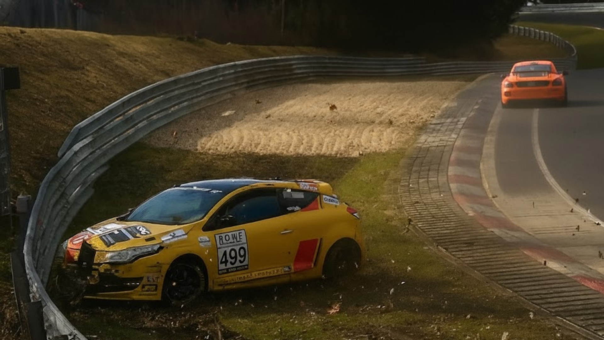 Dirigindo no limite e quase acidentes no Nürburgring