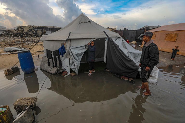 Gazans fear winter in 'cold and filth' after rain floods tent cities