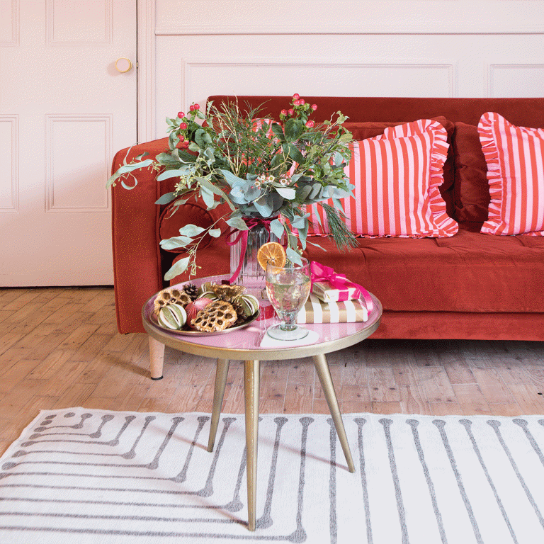 A masterclass in maximalism decorating, this stunning home proves that ...