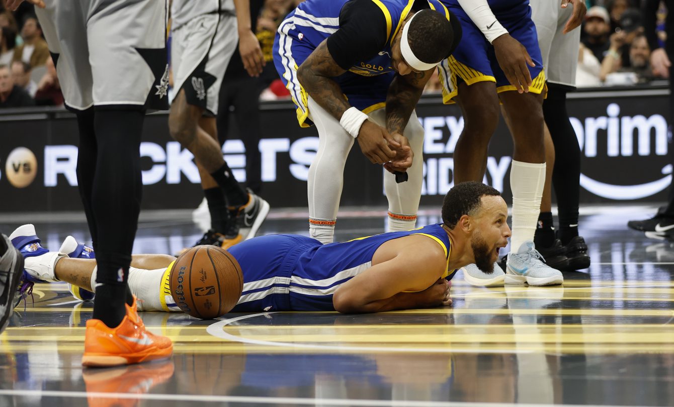 Steph Curry Has 2-Word Reason for Rocking Kobe 6, Vanessa Bryant Reacts