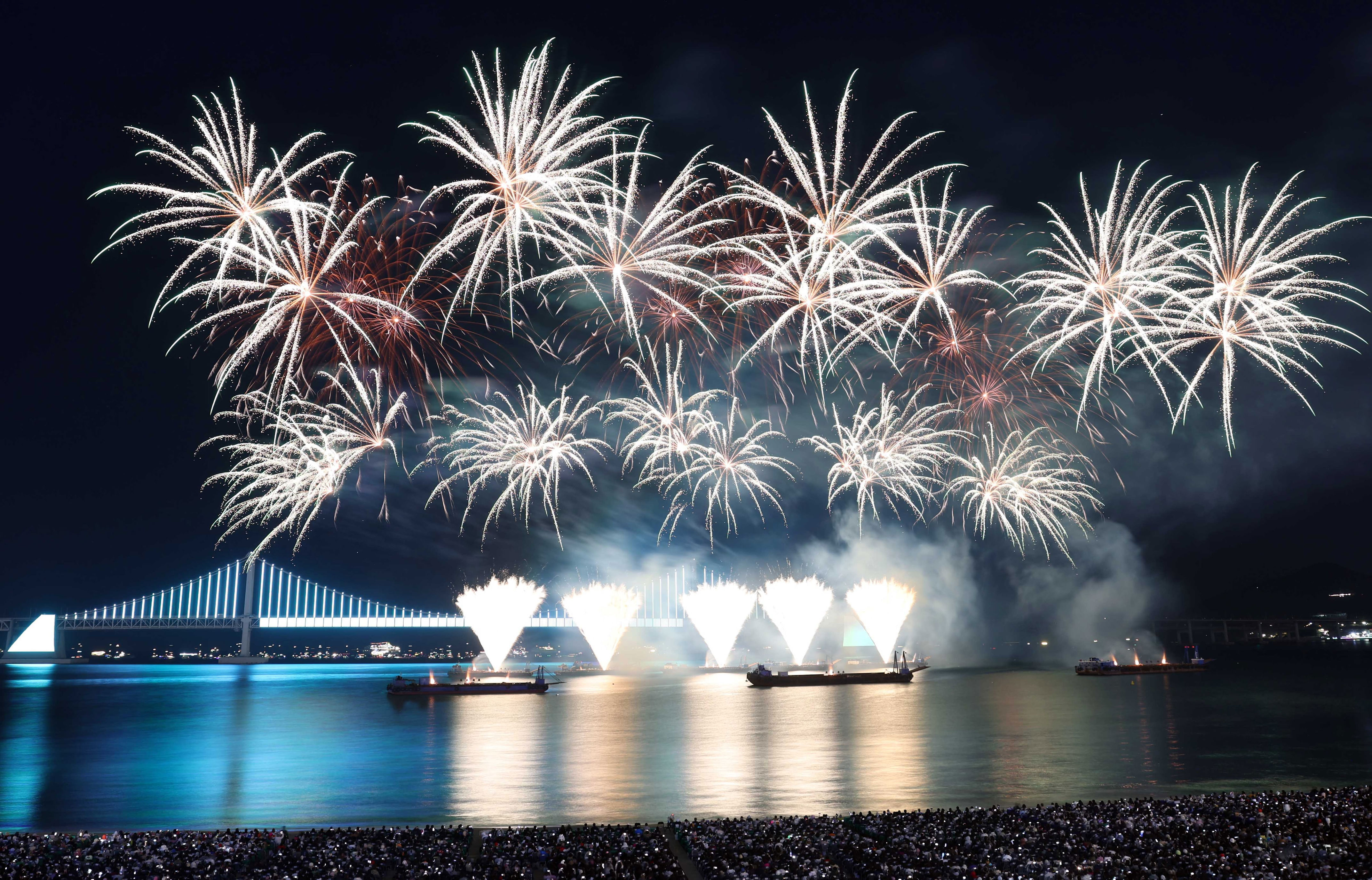 Busan Fireworks Festival Showcases 400-Meter Firework for 20th Anniversary