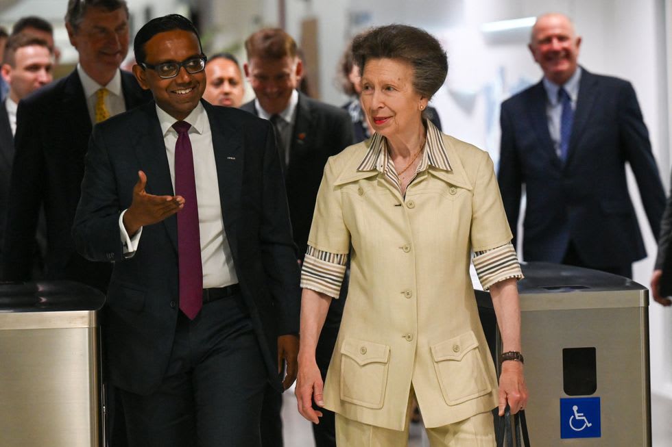 Princess Anne sparks fan frenzy by wearing 50-year-old safari suit in ...
