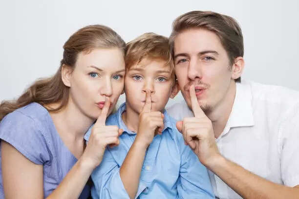 10 phrases parents should never tell a child