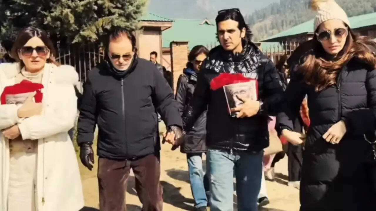 Sanjay Khan shares emotional video as family performs Zarine Khan’s ...