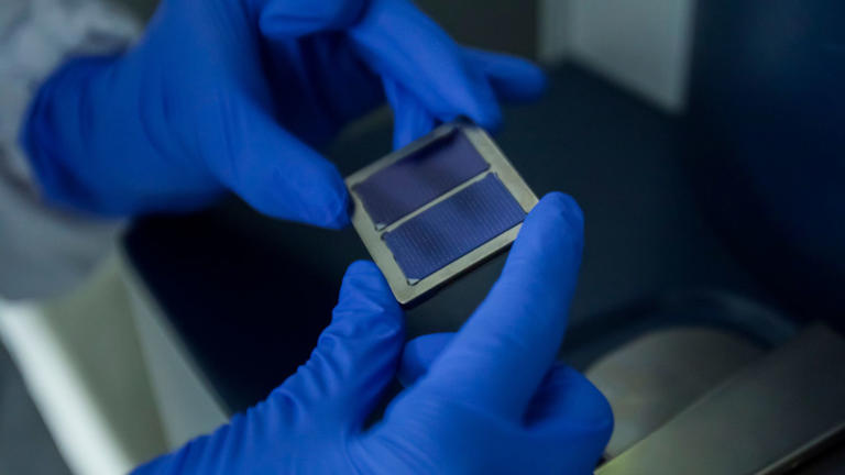 China’s next-gen solar cell hits 27.2% efficiency, endures 1,000 hours ...