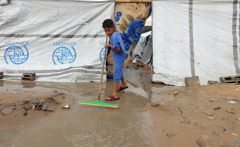 Gazans fear winter in 'cold and filth' after rain floods tent cities