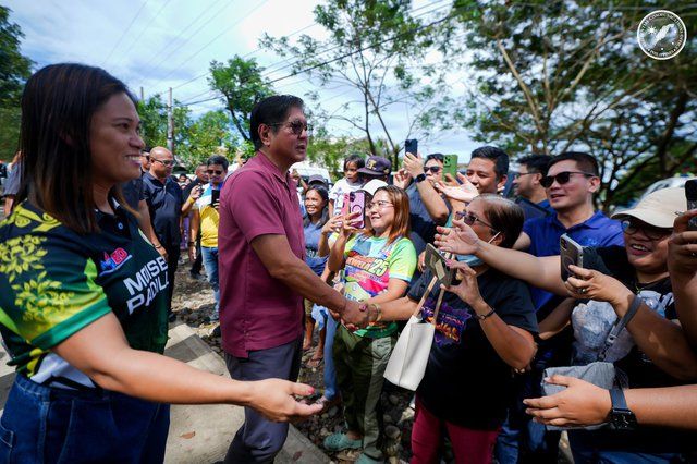 Marcos Jr. visits typhoon victims in Negros Occidental