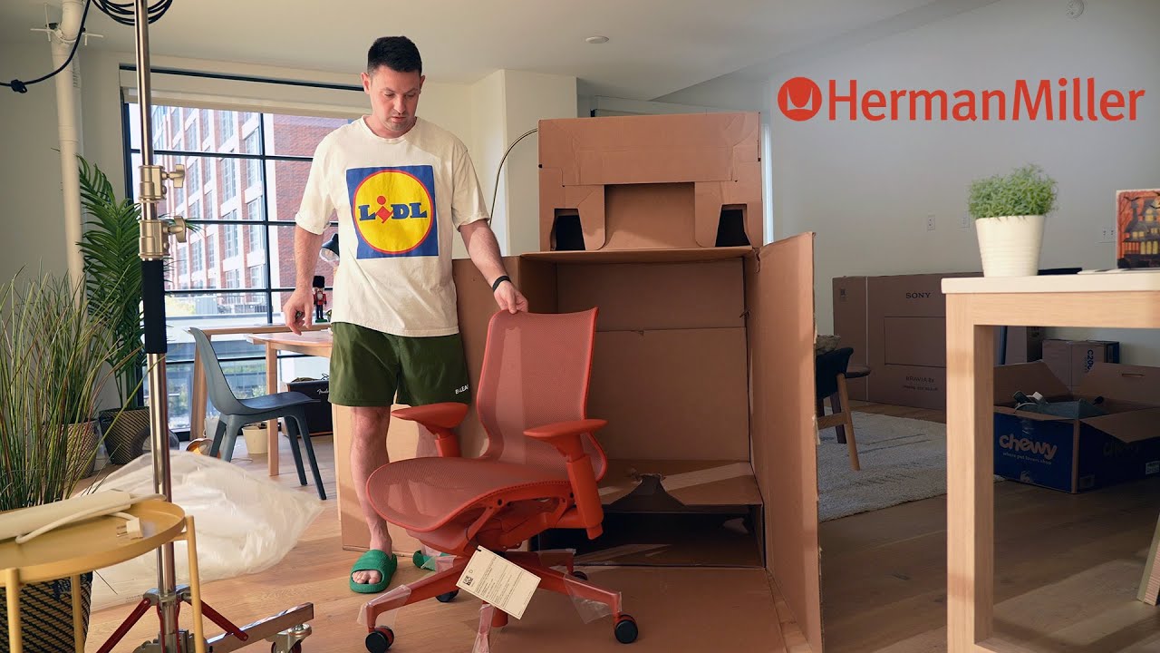 Unboxing my first Herman Miller - The Cosm
