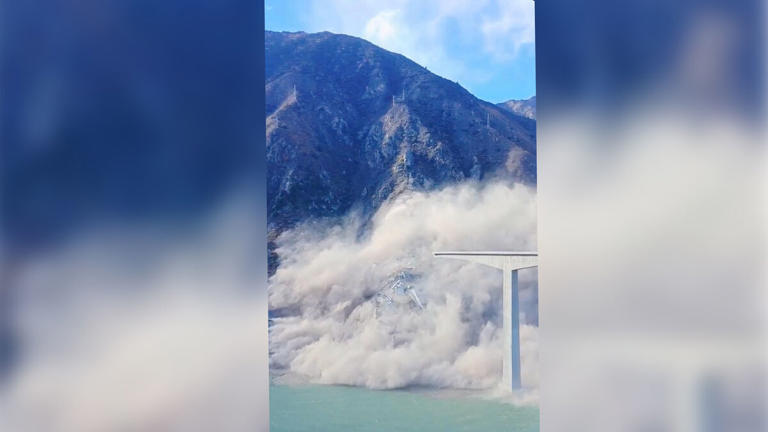 VIDÉO. « Un problème de fondations » : comment ce pont flambant neuf a ...