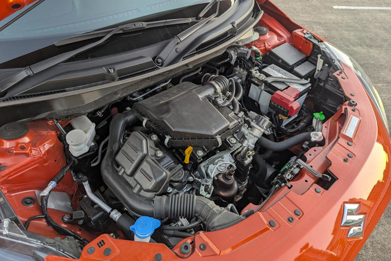 Mahindra XUV 3XO vs Suzuki Swift: Spec battle