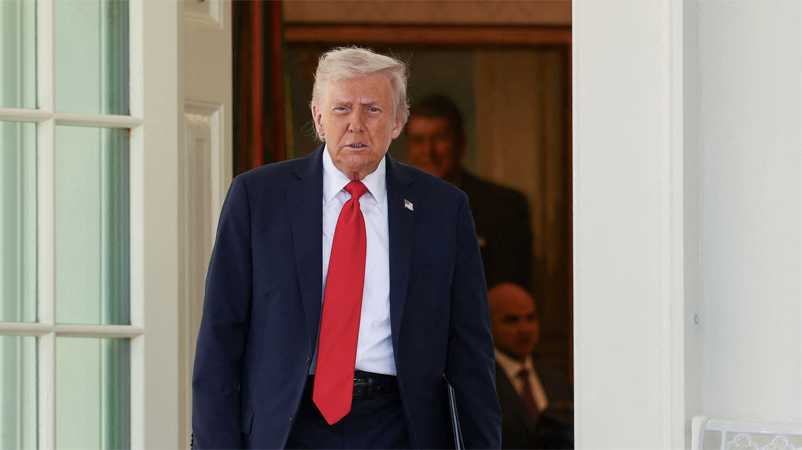 'Rattled' Trump taking new approach to keep his base from turning on ...