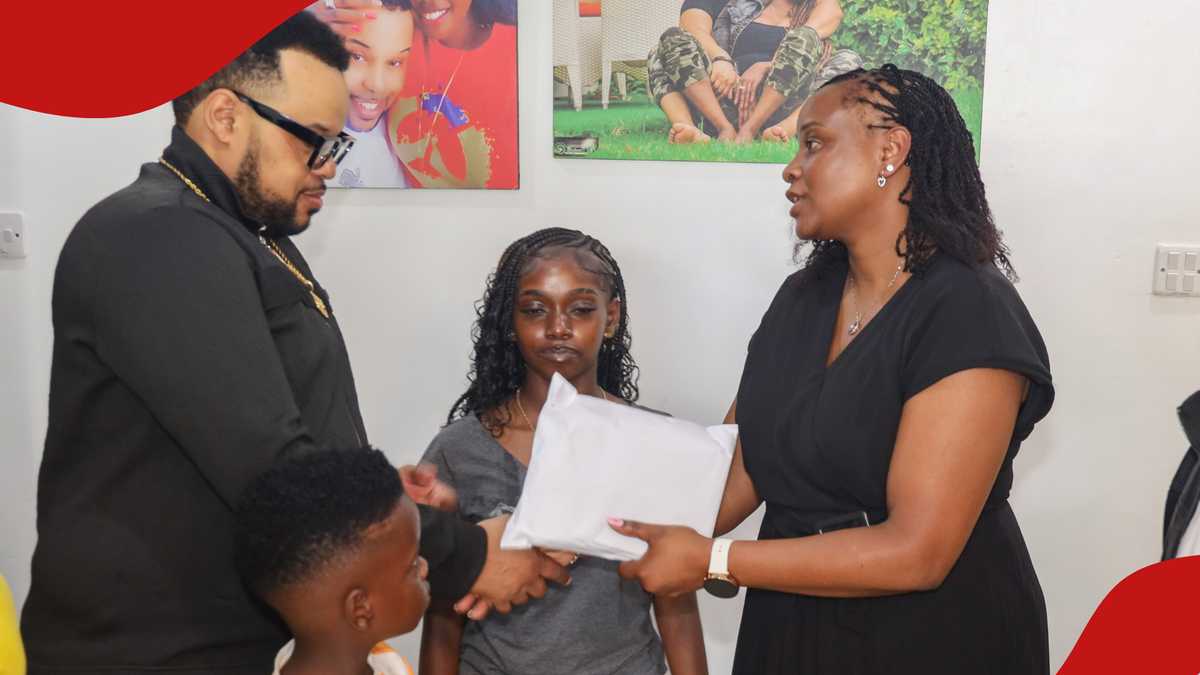 Kanze Dena delivers KSh 1m to Betty Bayo's family on behalf of Uhuru ...