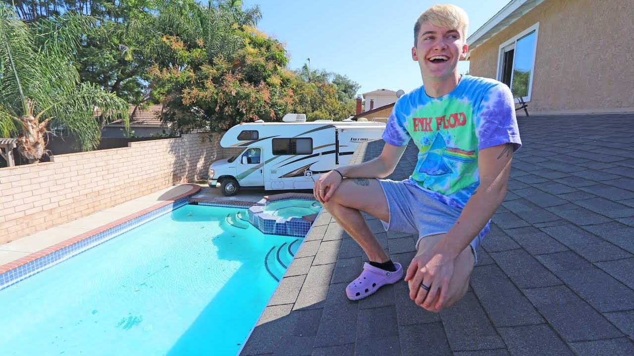A chaotic house tour of my new place in California