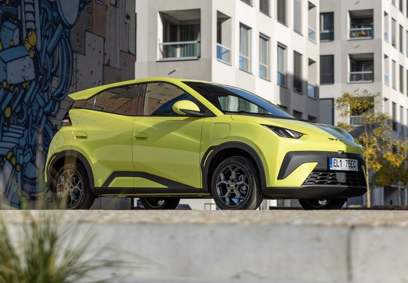 Na trhu je další elektromobil s cenovkou pod půl milionu