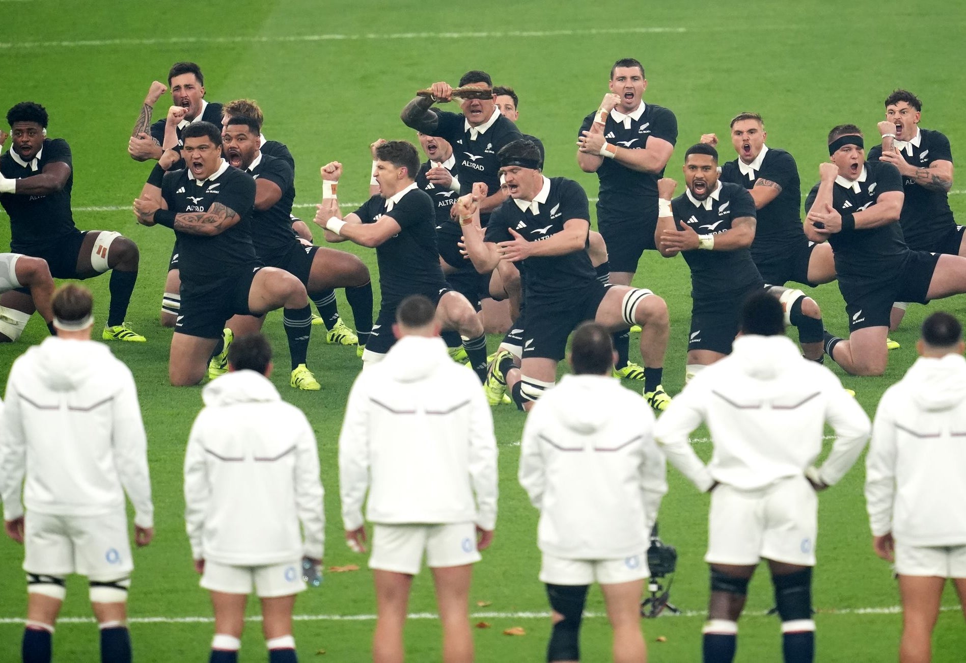 Superb England conquer the All Blacks for famous victory