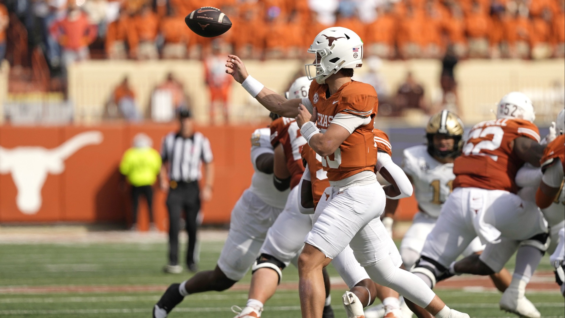 Texas vs. Georgia Football Showdown: Key Factors to Watch