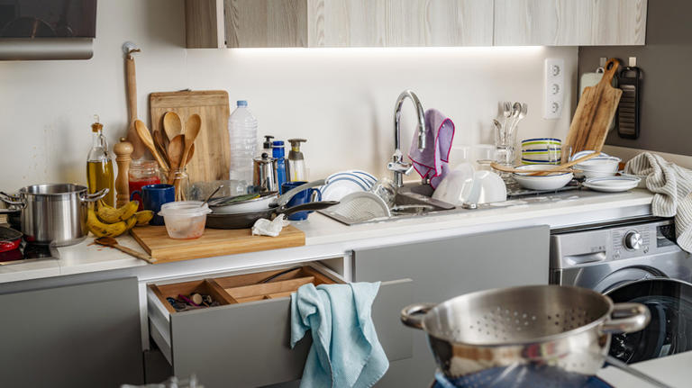 How To Effectively Declutter Your Kitchen With The 12:12:12 Method