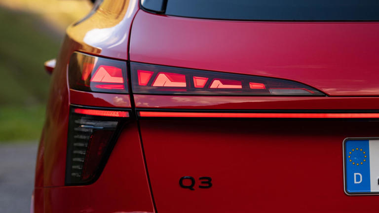 Audi Q3 e-hybrid S Edition: kun je wennen aan de die rare stengel voor ...