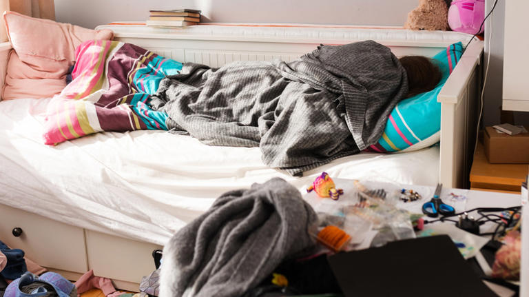 Clean Up Your Bedroom By Throwing Out These 26 Items Immediately