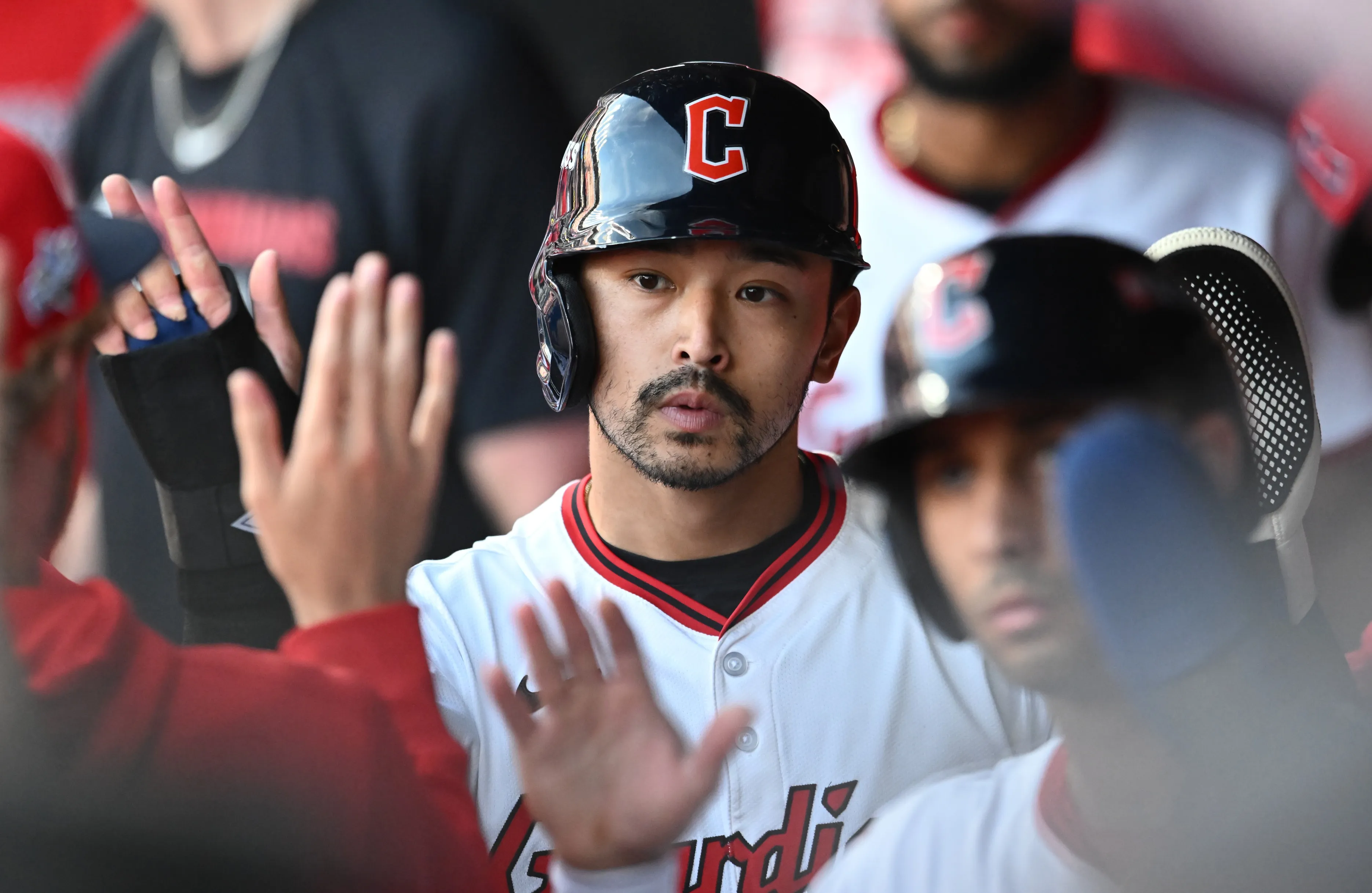 Cleveland Guardians Likely to Retain Gold Glove Outfielder Steven Kwan ...