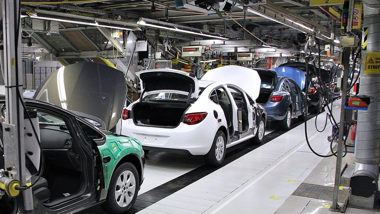 GM tells suppliers to drop China made parts by 2027