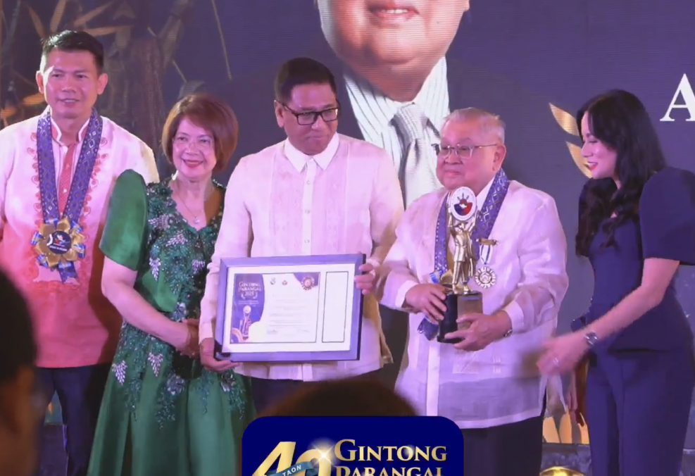 GMA Network Chairman Atty. Gozon receives Malabon Medal Badge Lifetime ...