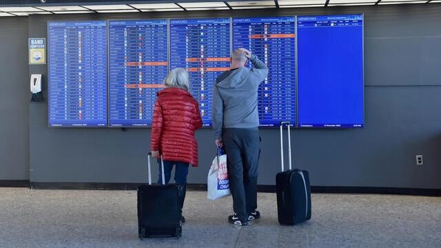 Fewer people are booking holiday travel after government shutdown ...