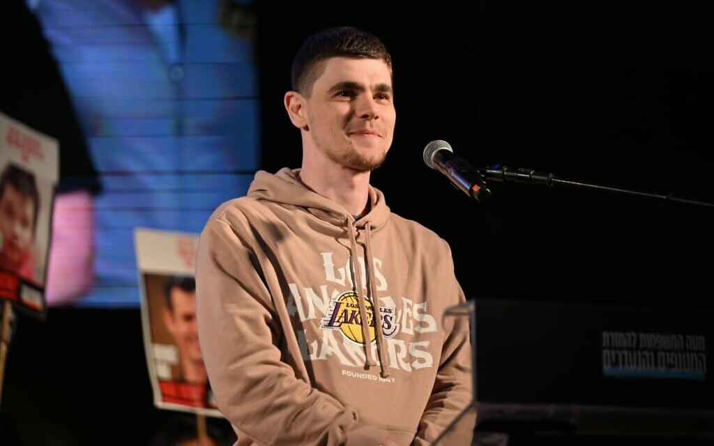 ‘You brought me home’: Ex-hostages thank protesters for their return ...