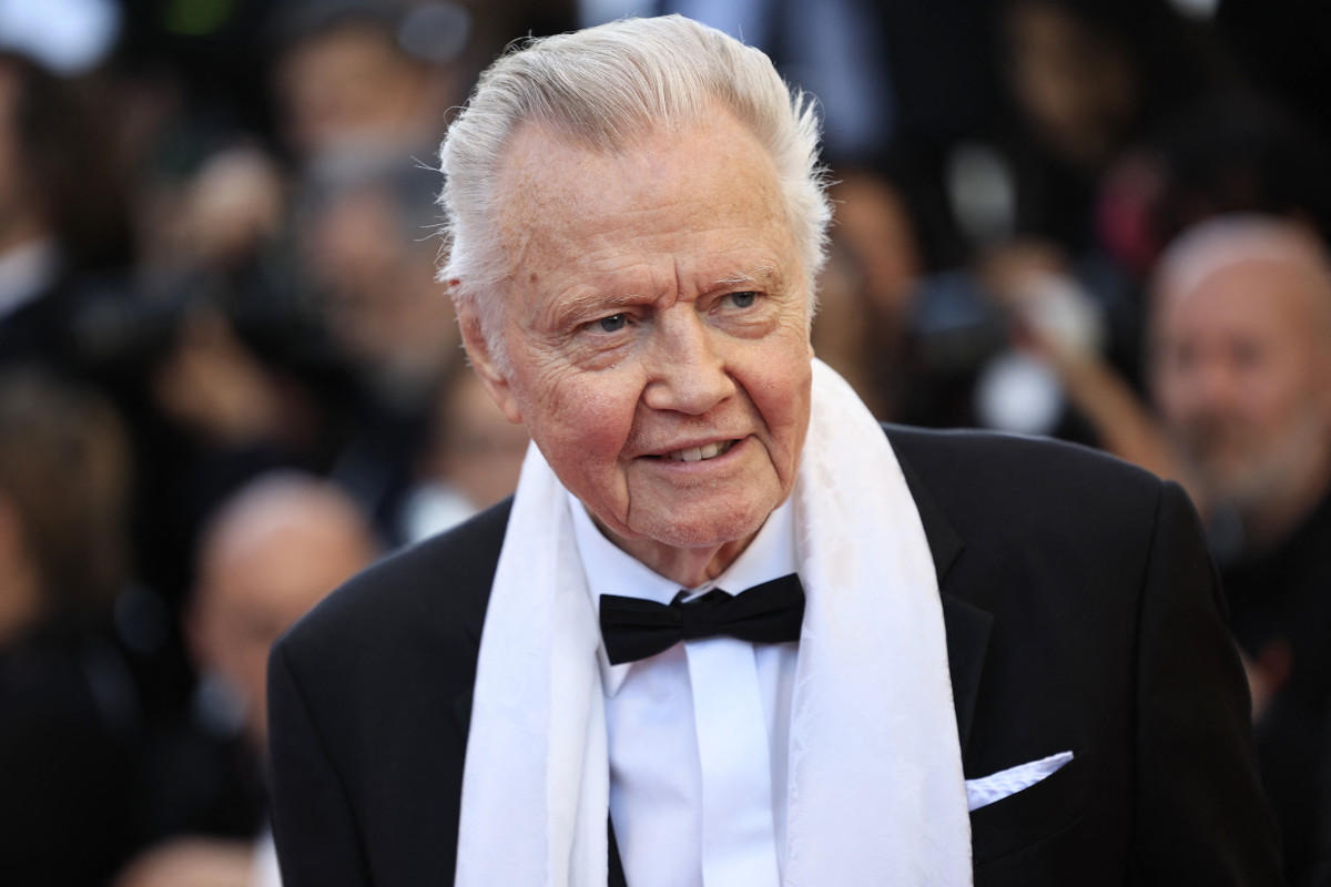 Legendary Actor Jon Voight, 86, Posts Video Begging President Trump To ...
